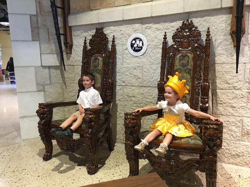 CH Kids On Throne | Cheeseheads: The Documentary